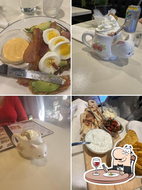 Niagara Falls Cat Cafe, Niagara Falls - Restaurant menu, prices and reviews