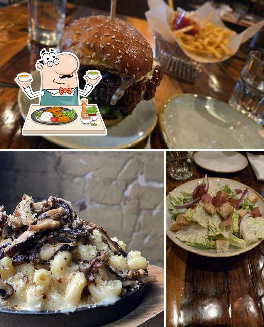 SmoQue N' Bones, Toronto, St. Patrick - Restaurant menu, prices and reviews