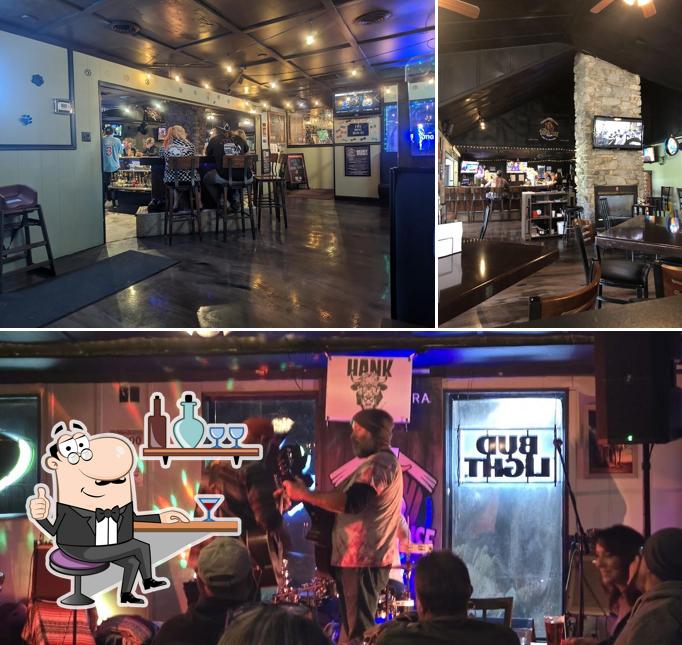 The DogHouse, Linglestown - Restaurant menu, prices and reviews