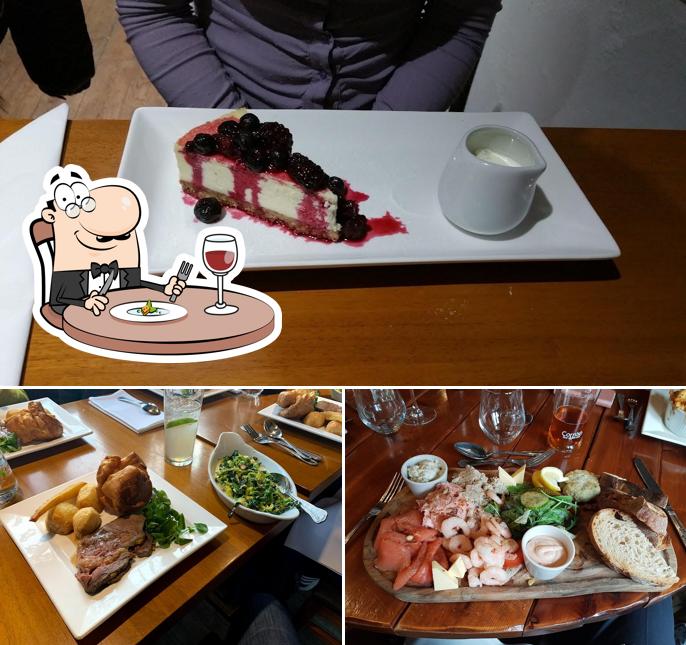 Half Moon, Windlesham - Restaurant menu, prices and reviews
