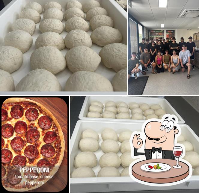 Pizza 82 Sandstone Point, Sandstone Point - Restaurant menu, prices and ...