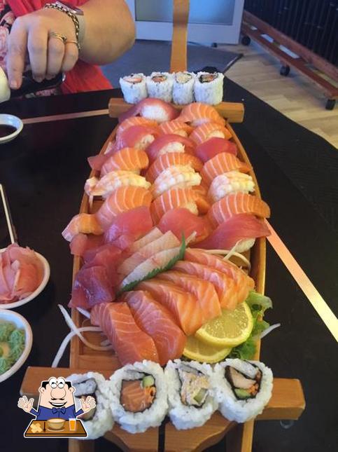 Moon's Sushi, Wollongong - Restaurant menu, prices and reviews