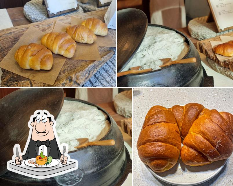 Jayeondo Sogeumppang (Salt Bread) in Dosan, Seoul - Restaurant menu ...