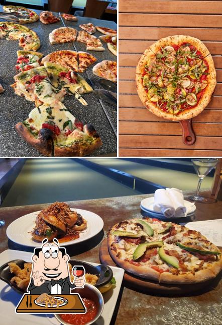 Pinstripes, South Barrington - Restaurant menu, prices and reviews