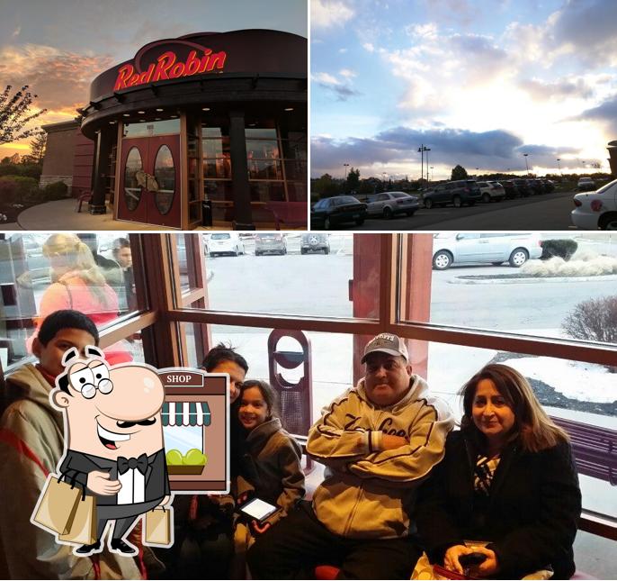 Red Robin Gourmet Burgers and Brews, Webster - Restaurant menu, prices ...