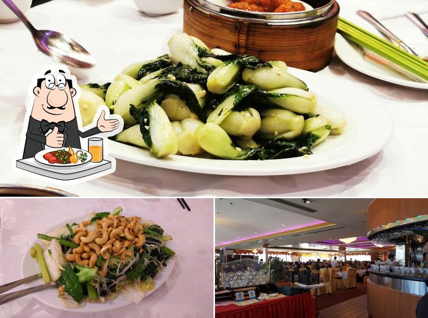 Emerald Chinese Restaurant, Mississauga - Restaurant menu, prices and ...