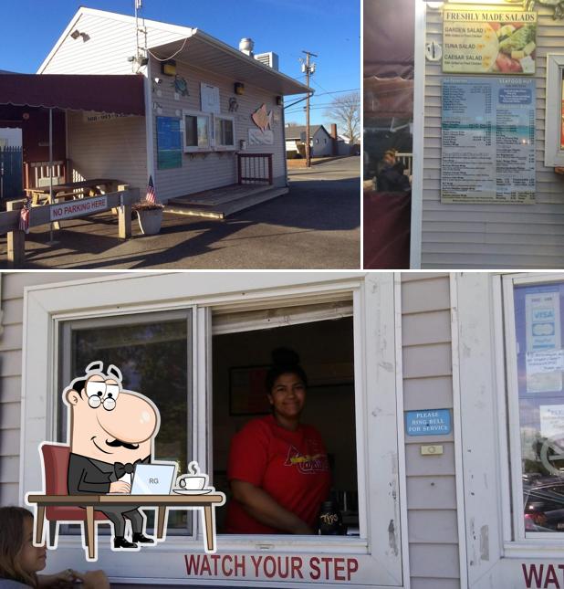 Seafood Hut, Acushnet - Restaurant menu, prices and reviews