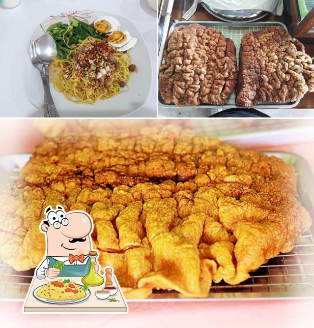 กังหันหมูแดงหมูกรอบ, Sarika - Menú del restaurante, precios y reseñas