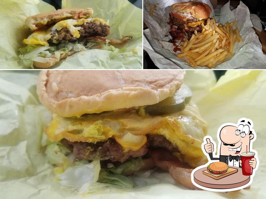 Mom's Burgers, Compton - Restaurant menu, prices and reviews