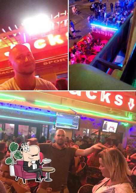 Jumping Jacks, Playa de la Américas - Restaurant menu, prices and reviews