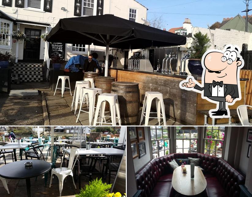 Barmy Arms, Twickenham - Restaurant menu, prices and reviews