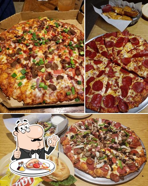 Round Table Pizza, Santa Paula - Restaurant menu, prices and reviews
