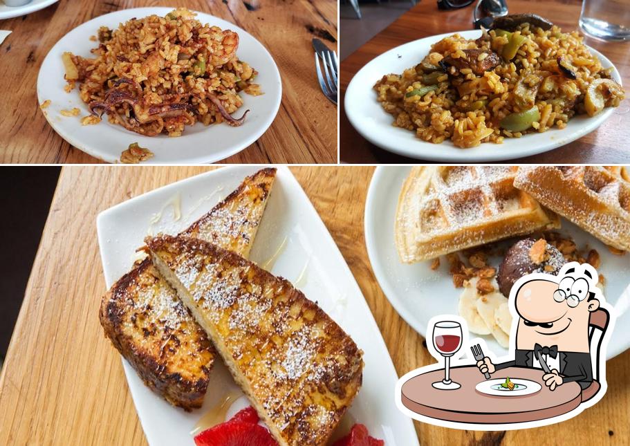 Cafe Ba-Ba-Reeba!, Chicago - Restaurant menu, prices and reviews