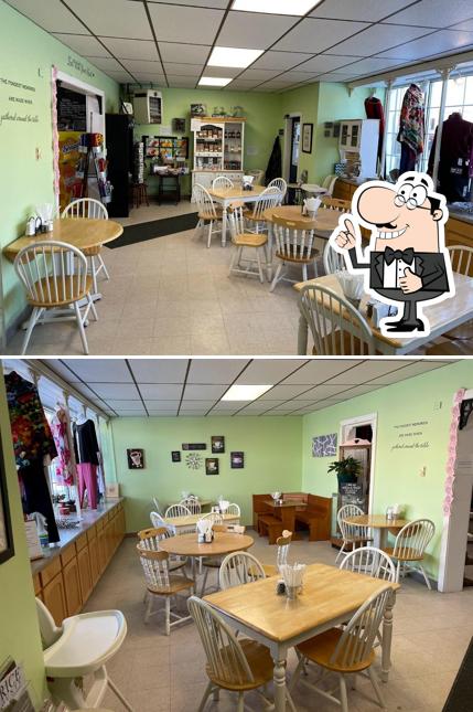 Kayla's Kitchen and Closet, Park Falls - Restaurant menu, prices and ...