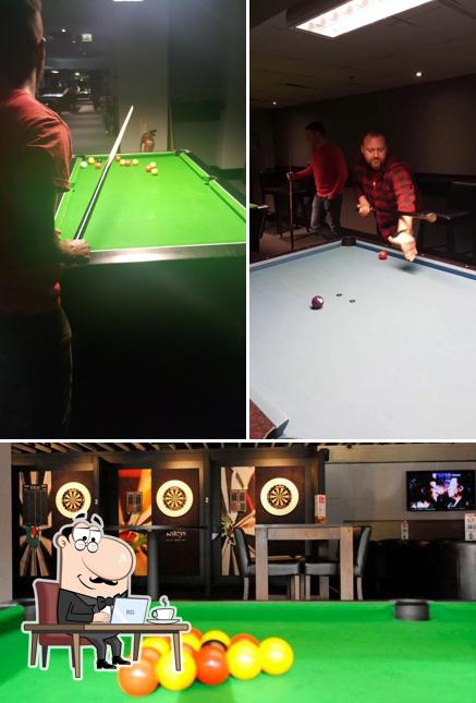 Rileys Sports Bar Victoria, London - Restaurant menu, prices and reviews