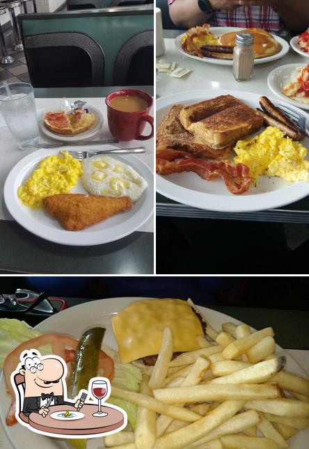 Michael's Diner At Shaker Square, Cleveland - Restaurant menu, prices ...