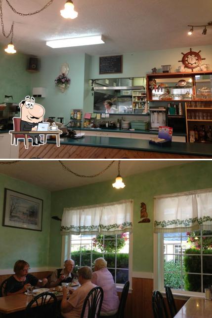 Harborside Cafe, Chemainus - Restaurant menu, prices and reviews