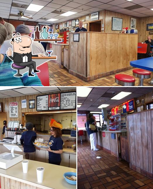 Roanoke Weiner Stand No. 2, Roanoke - Restaurant menu, prices and reviews