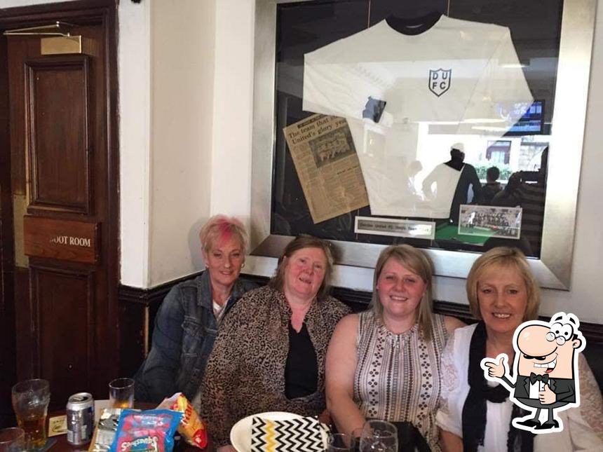 The Snug Bar, Dundee - Restaurant menu, prices and reviews