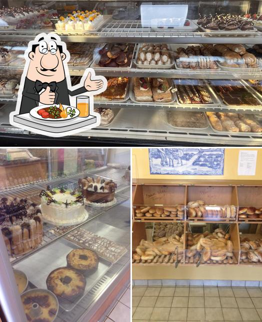 Red Moon Bakery and Cafe (Bovaird), Brampton - Restaurant menu, prices ...