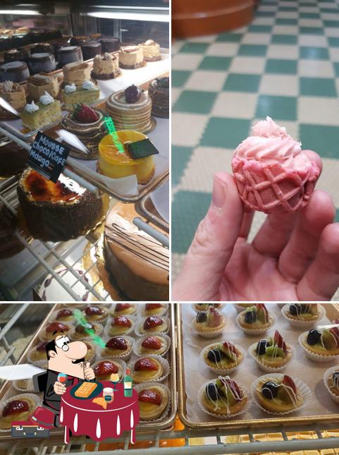 Versailles Bakery, Miami - Restaurant menu, prices and reviews