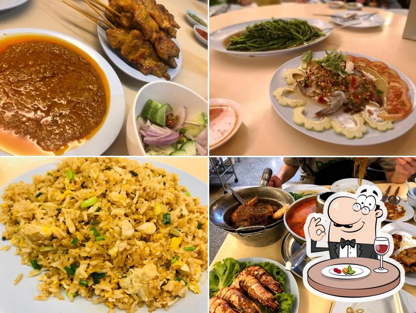Sornthong Pochana, Bangkok - Restaurant menu, prices and reviews