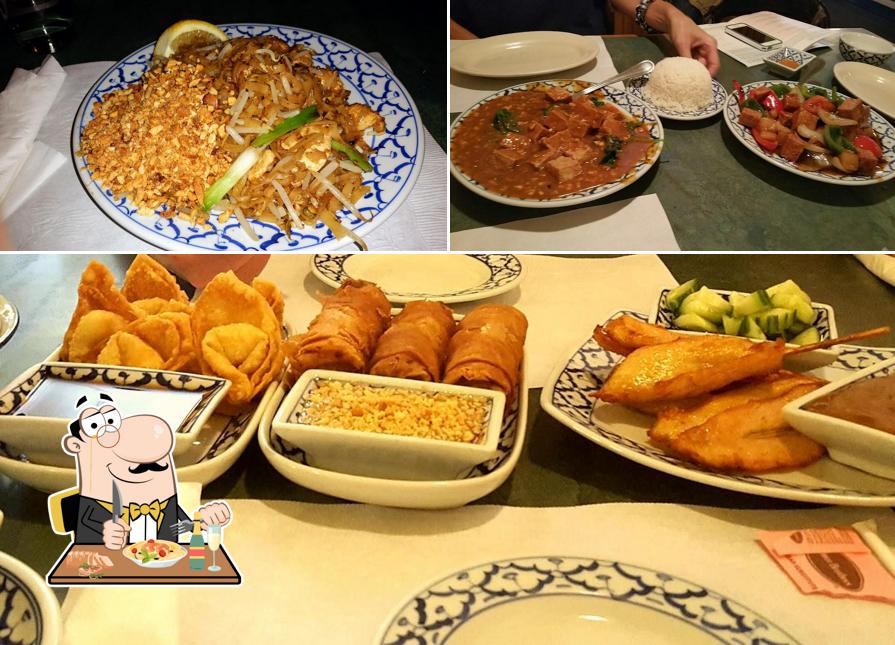 Ruam Mit Thai + Lao Cuisine, Saint Paul - Restaurant menu, prices and ...