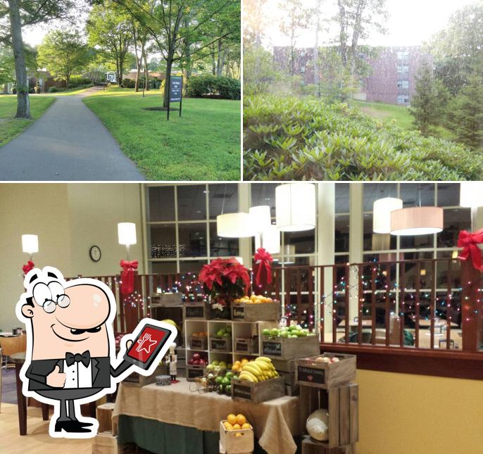 Trim Dining Hall, Wellesley - Restaurant menu, prices and reviews