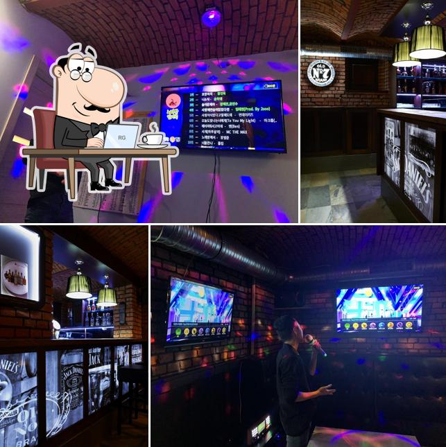 BLUE BIRD PUB, Wrocław - Restaurant menu, prices and reviews