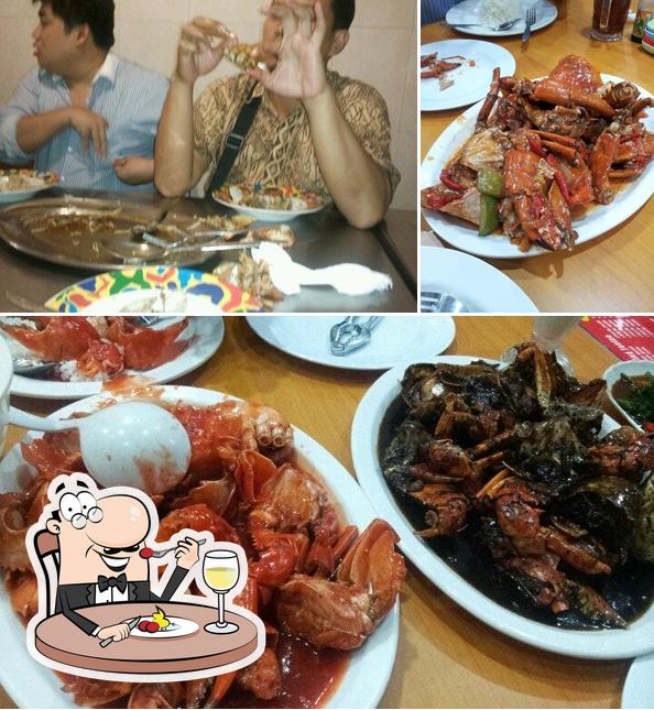 Kepiting Kenari, Surabaya - Restaurant menu, prices and reviews
