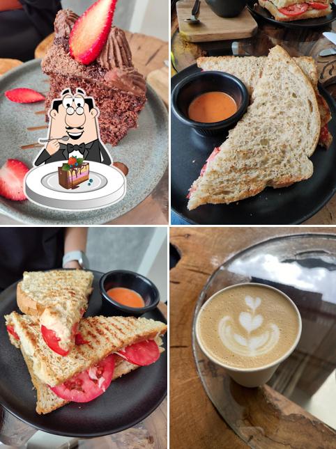 La Rivera Coffee Center, Aguas Calientes - Restaurant menu, prices and ...