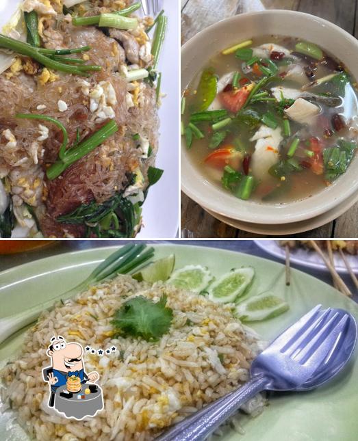ข้าวผัดปูเมืองทอง1 สาขาABAC, Bangkok - Menú del restaurante, precios y ...