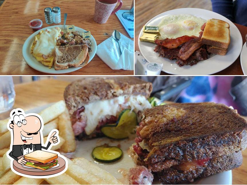 Brewer Union Cafe, Brewerton - Restaurant menu, prices and reviews