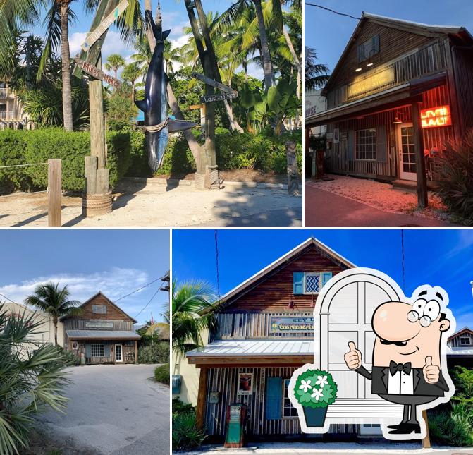 Top 7 pubs & bars in Key Largo, may 2025 - Restaurant Guru