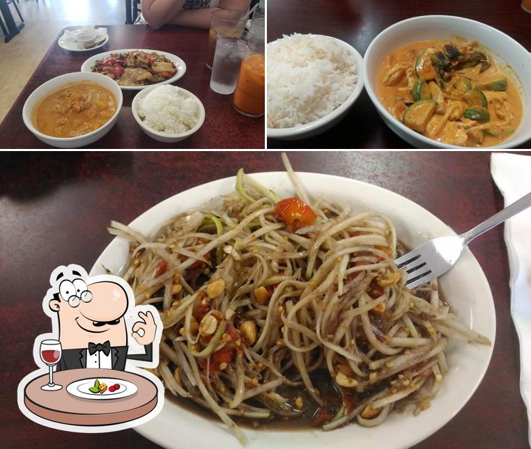 Plia's Kitchen, Green Bay - Restaurant menu, prices and reviews