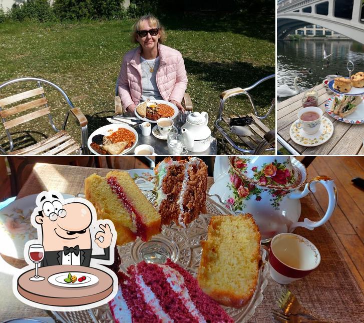 Whittington's Tea Barge, Reading - Restaurant menu, prices and reviews