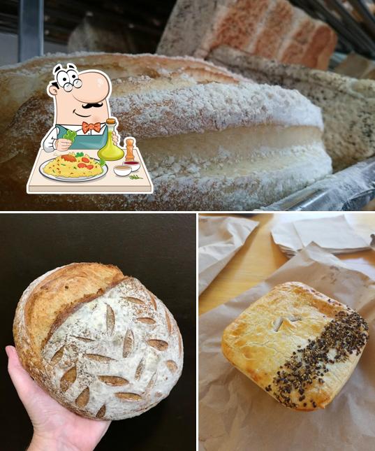 Noosa Outlook Bakery, Tewantin - Restaurant menu, prices and reviews