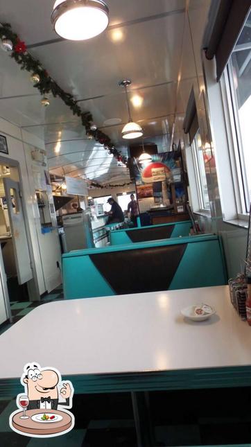 Queen's Diner, Red Deer - Restaurant menu, prices and reviews