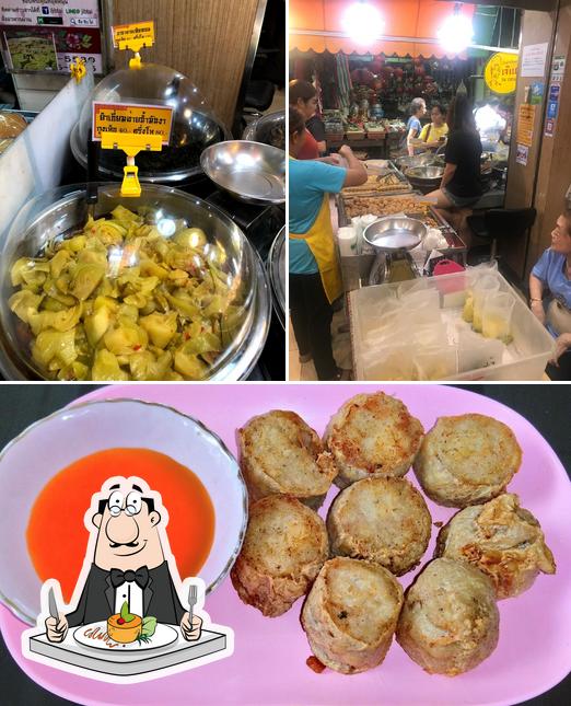 Jae Dang, Bangkok, Wat Mangkon - Restaurant menu, prices and reviews