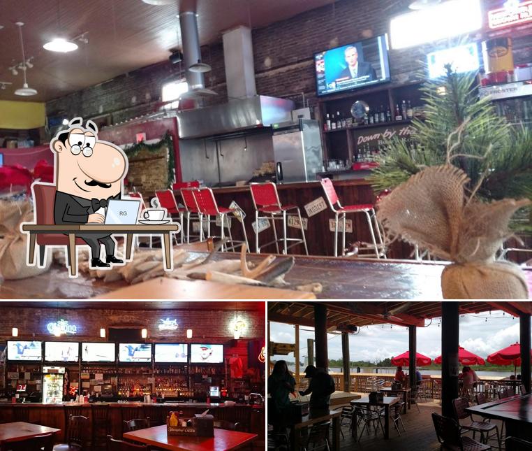 Buzz's Roost, Georgetown - Restaurant menu, prices and reviews