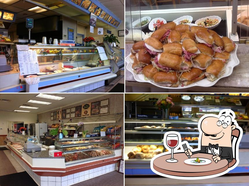 Full Moon Cafe restaurants in Roanoke, summer 2025 - Restaurant Guru