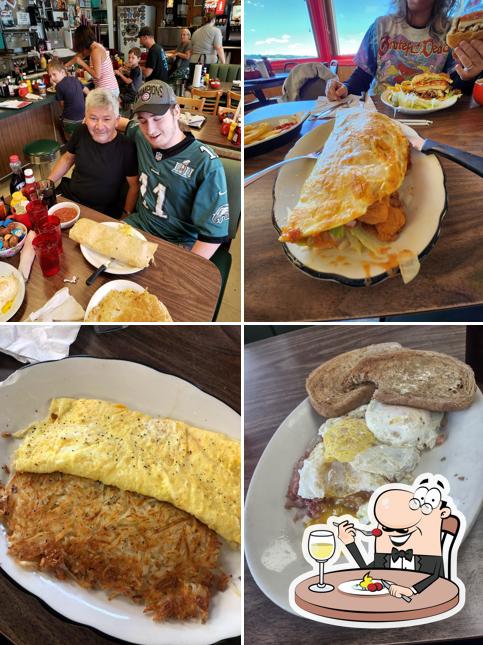 Manny's Snack Shack, Twin Lakes - Restaurant menu, prices and reviews