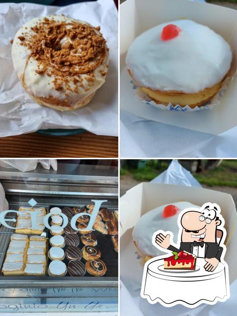 Top 5 restaurants with sponge cake in Conwy, september 2025 ...