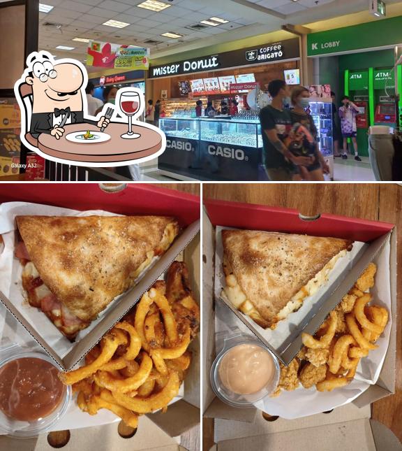 Pizza Hut 1150 - Big C Aomyai (พิซซ่าฮัท สาขาบิ๊กซี อ้อมใหญ่), Tha ...