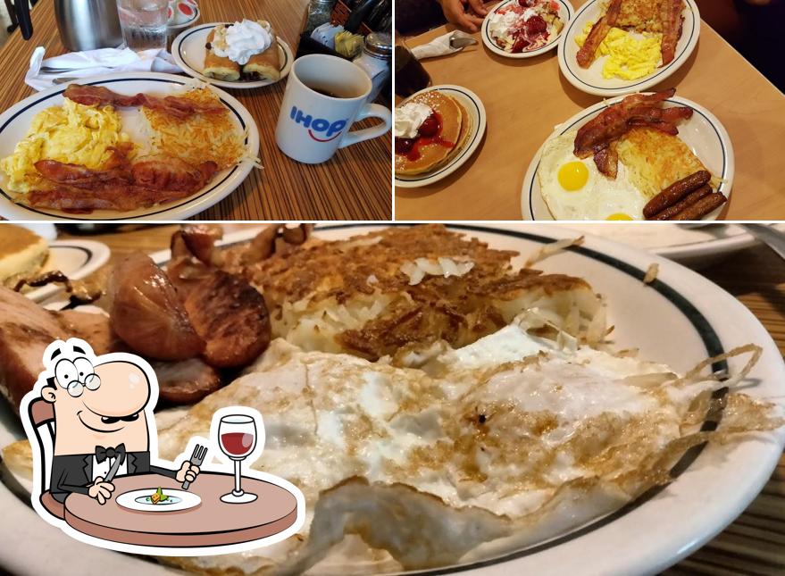 IHOP, Chicago, Logan Square - Restaurant menu, prices and reviews