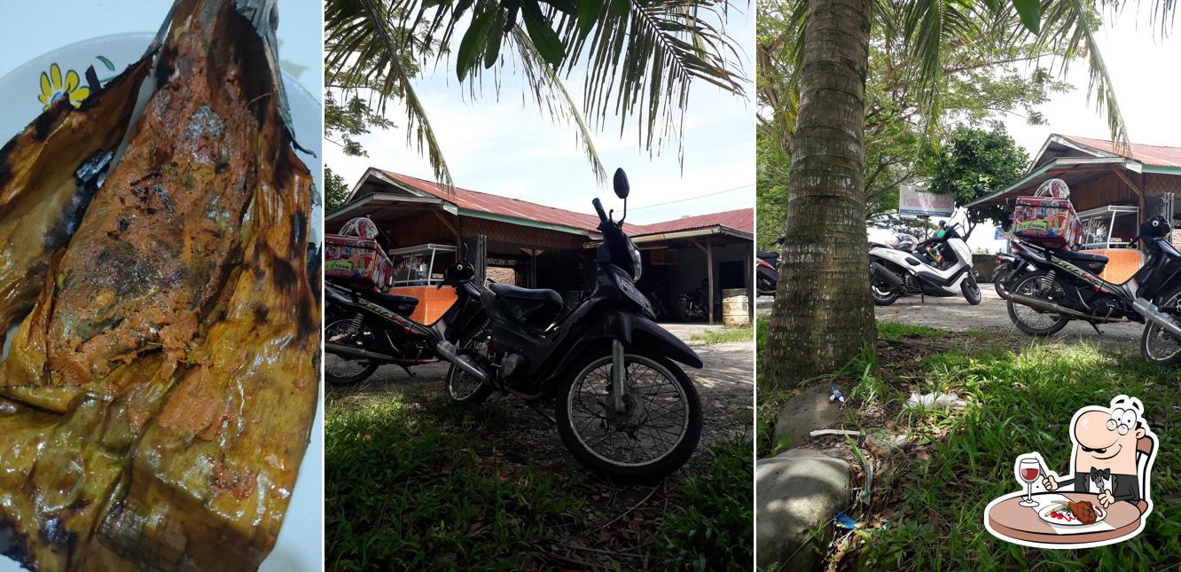 Rumah Makan Family Sakato, Padang - Restaurant menu, prices and reviews