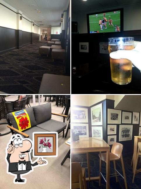 Rosstown Hotel, Carnegie - Restaurant menu, prices and reviews