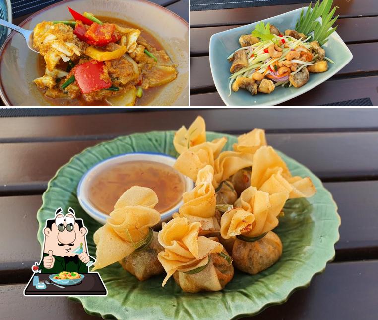 Chom Arun, Bangkok, Sanam Chai - Restaurant menu, prices and reviews