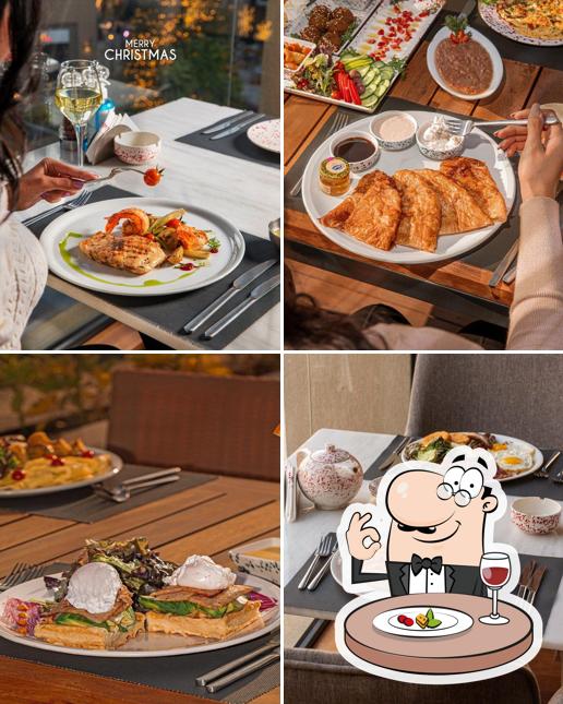 Crimson Bar & Grill, Cairo - Restaurant menu, prices and reviews