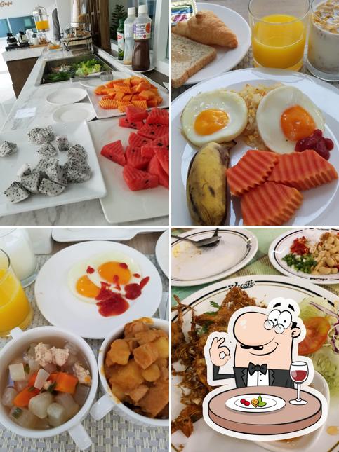 Pathe, Bangkok - Restaurant menu, prices and reviews